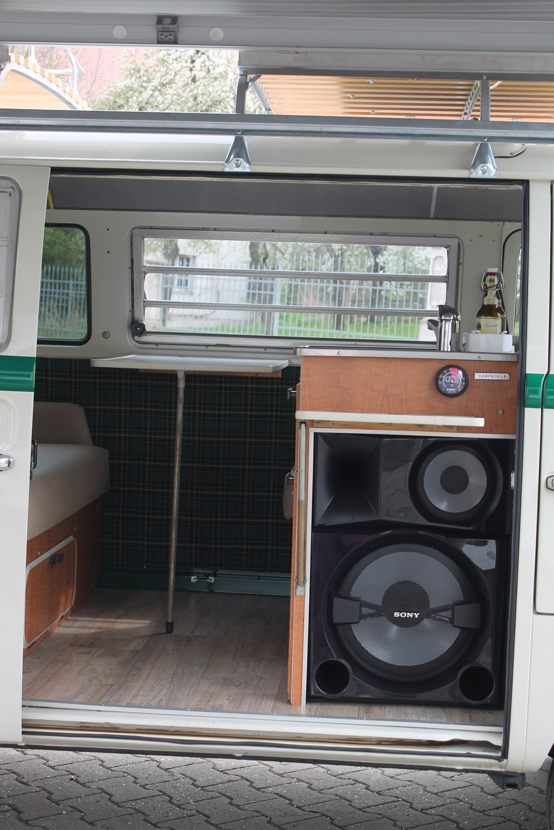 VW Bus T2 Schlossbrauerei Hohenthann | HoLuCar - Vom Scheunenfund zur ...