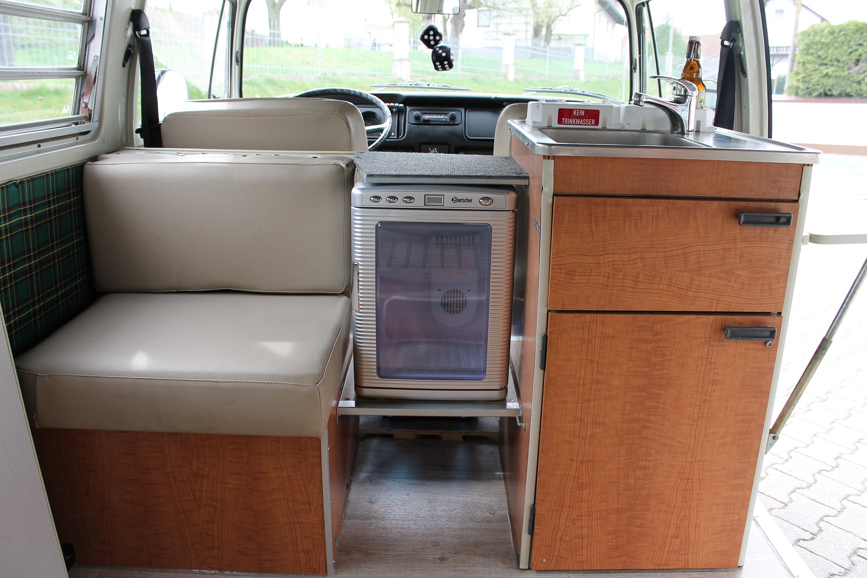 VW Bus T2 Schlossbrauerei Hohenthann | HoLuCar - Vom Scheunenfund zur ...